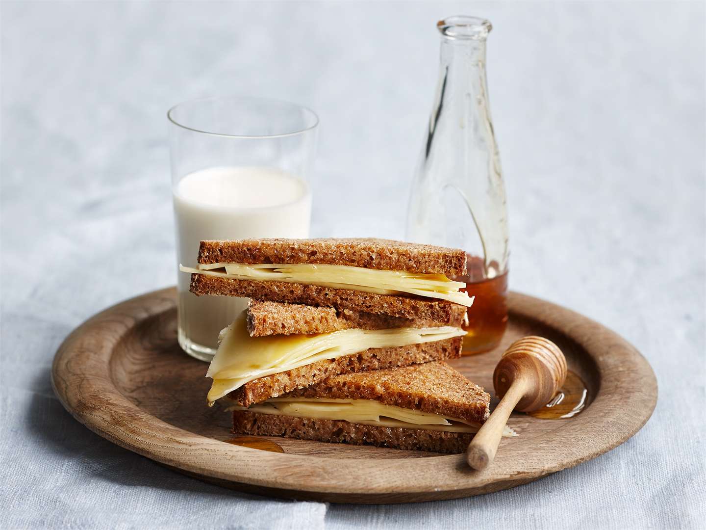 Rukiiset juusto-kolmioleivät | Valio