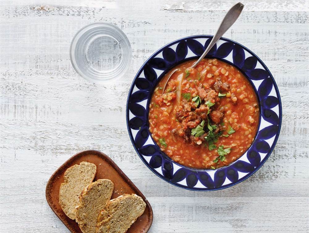 Tomaattinen linssikeitto | Valio